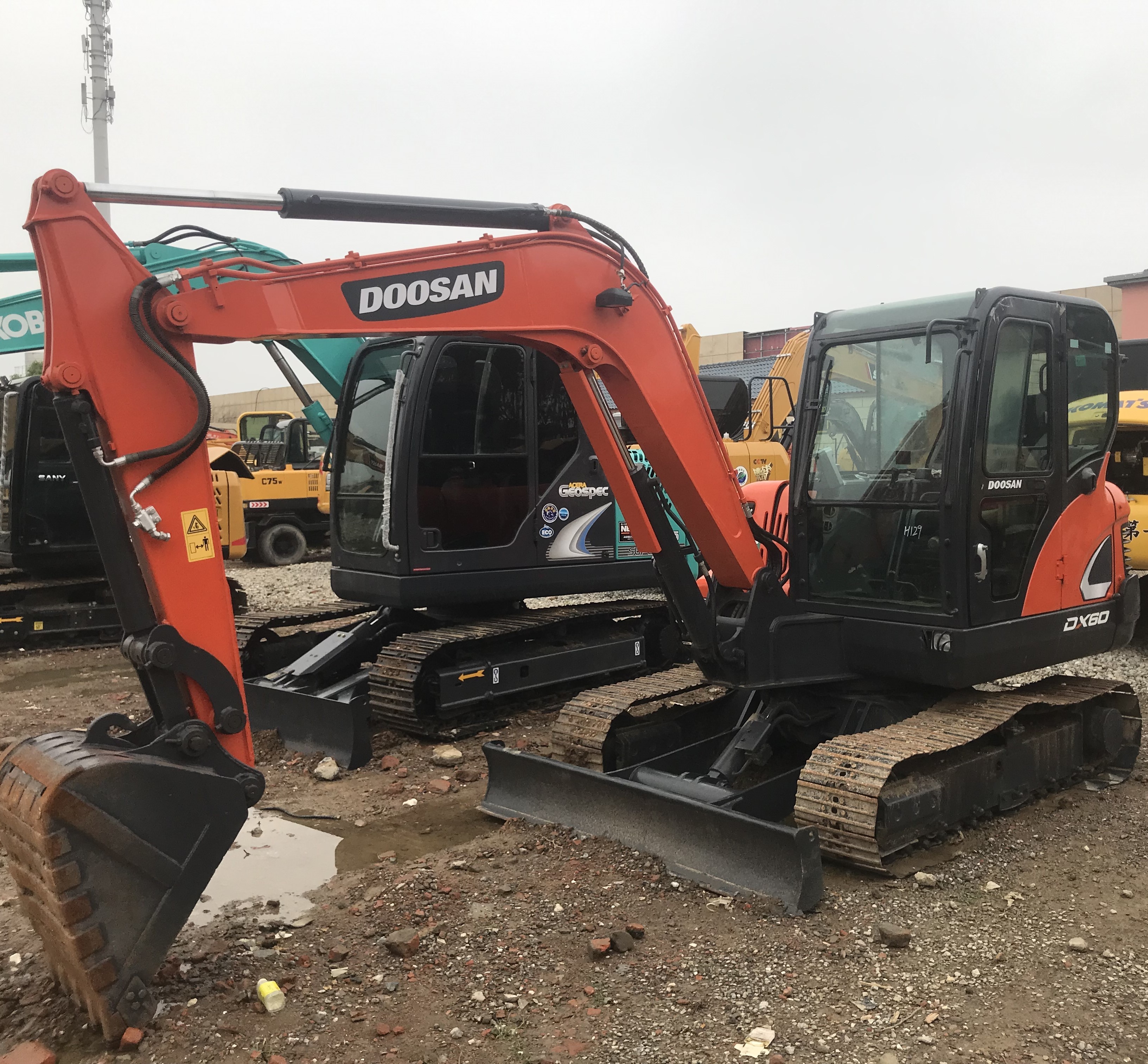 Hydraulic Drive Mode Crawler Type Doosan Excavator Unleash Your Efficiency